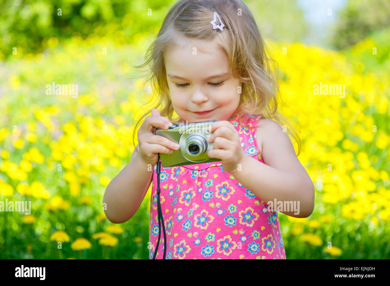 Photographing shooting hi-res stock photography and images - Alamy