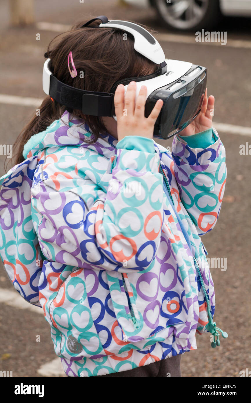 Vr gear headset hi-res stock photography and images - Alamy