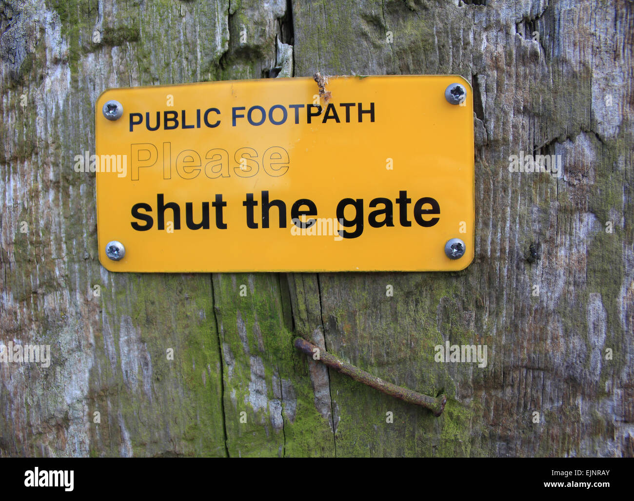 please Shut the Gate sign Stock Photo - Alamy