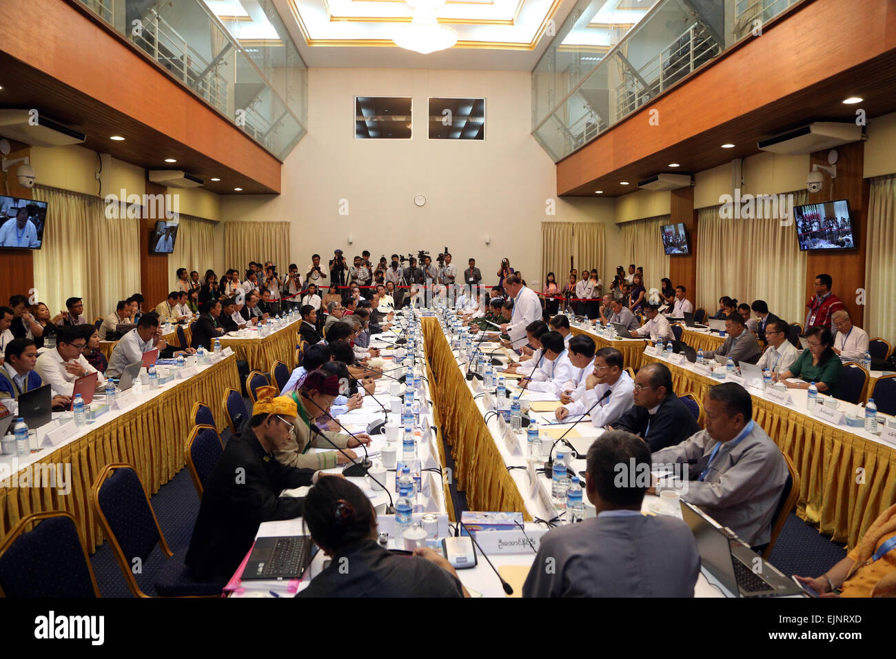 Peace negotiation hi-res stock photography and images - Alamy