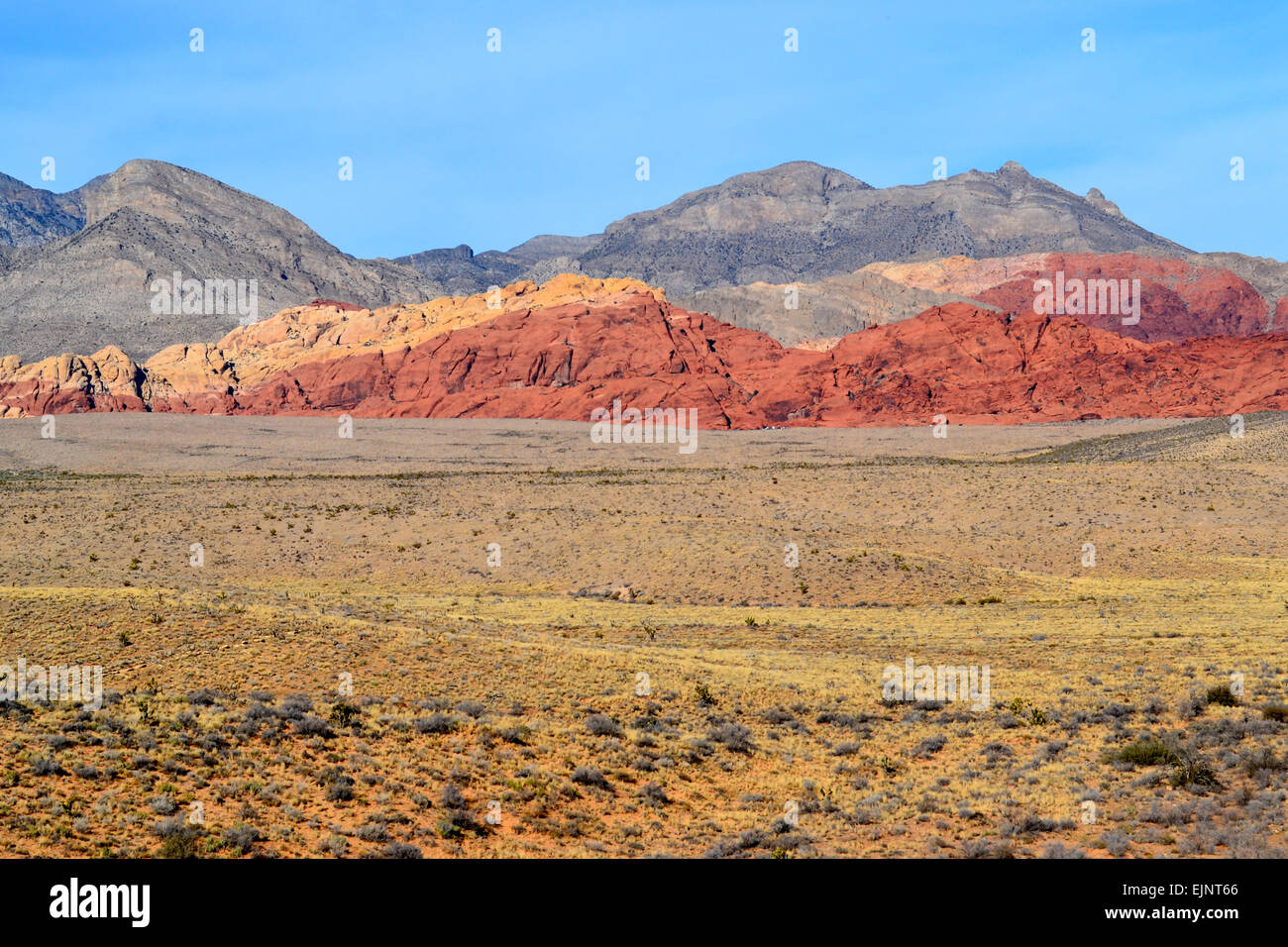 Red rock desert canyons mountains hi-res stock photography and images ...