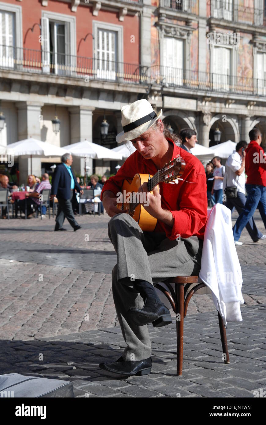 Busker playing classical spanish guitar hi-res stock photography and ...