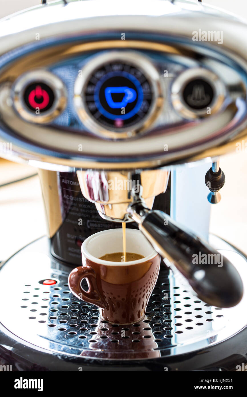 Capsule coffee machine, for the preparation of coffee, espresso, coffee ...