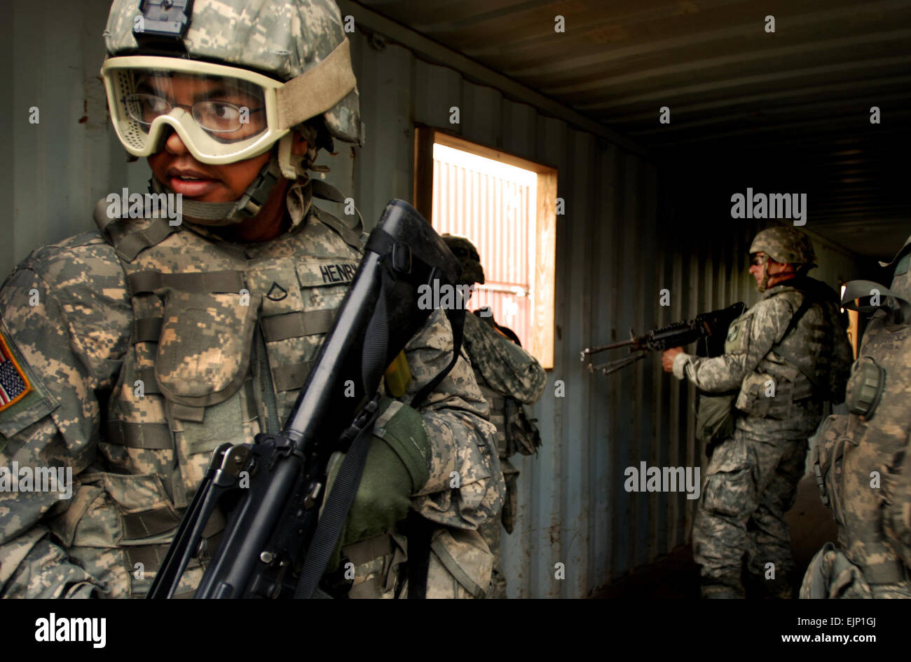 Us Army Soldiers From Charlie Company 1st Battalion