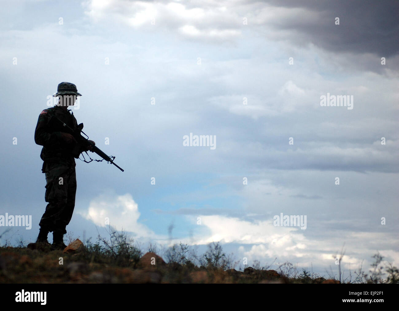 A National Guard Soldier from the 29th Brigade Combat Team, assisting ...