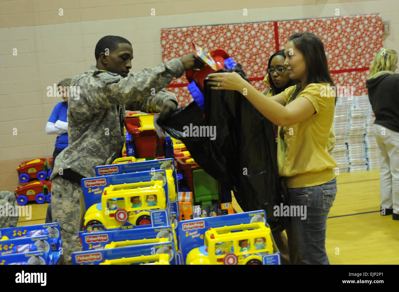Spc. Micheal Casteel, 135th QM Co., 87th CSSB, 3rd Sustainment Brigade ...