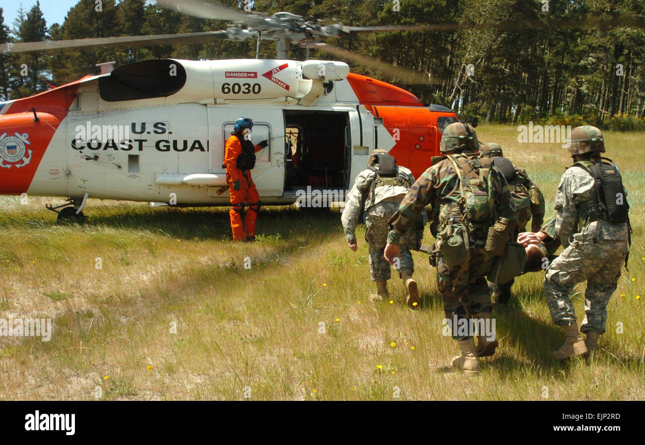 U.S. Army Soldiers from the 915th Medical Detachment Forward Support ...