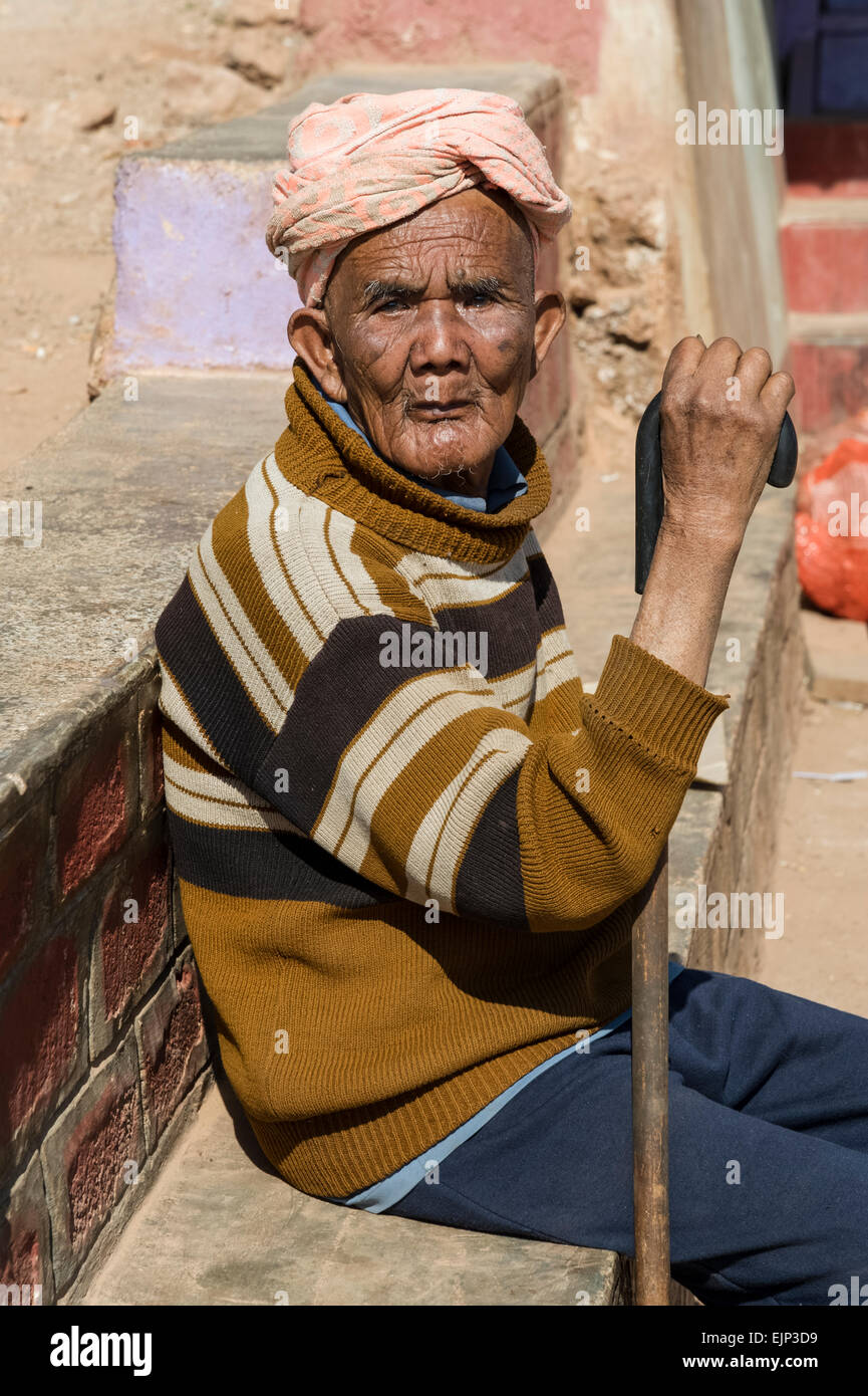 Scenes of rural Myanmar, old man relaxing Stock Photo - Alamy