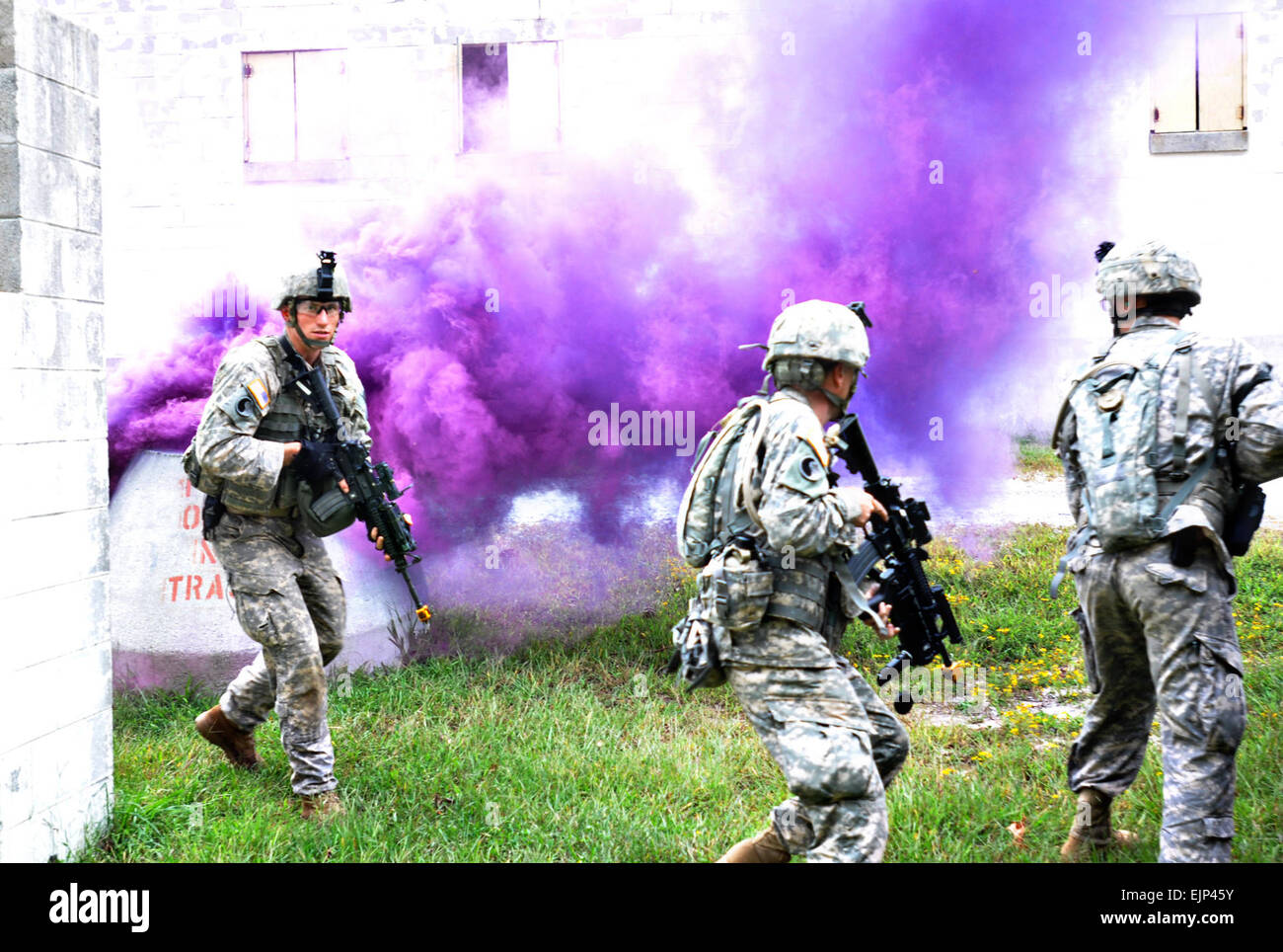 Soldiers from the Lexington-based Company B, 1st Battalion, 116th ...