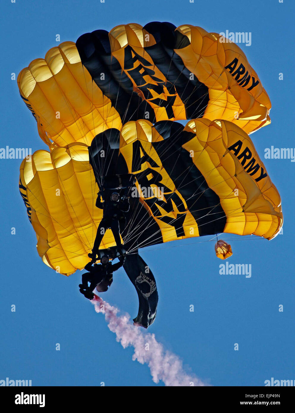 Gold Team members of the U.S. Army Parachute Team, Golden Knights, SFC ...