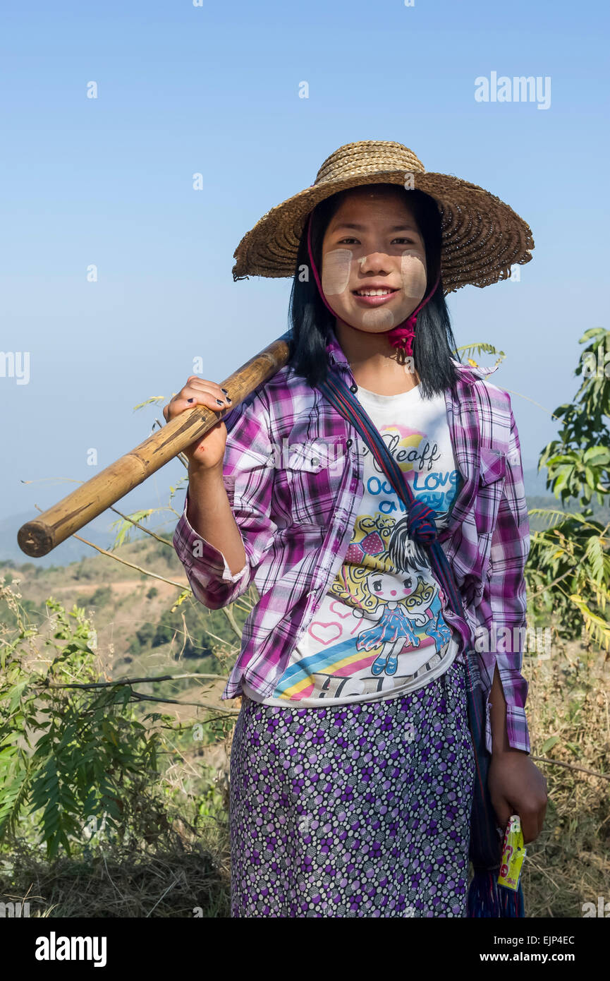 Scenes of rural Myanmar people at work Stock Photo - Alamy