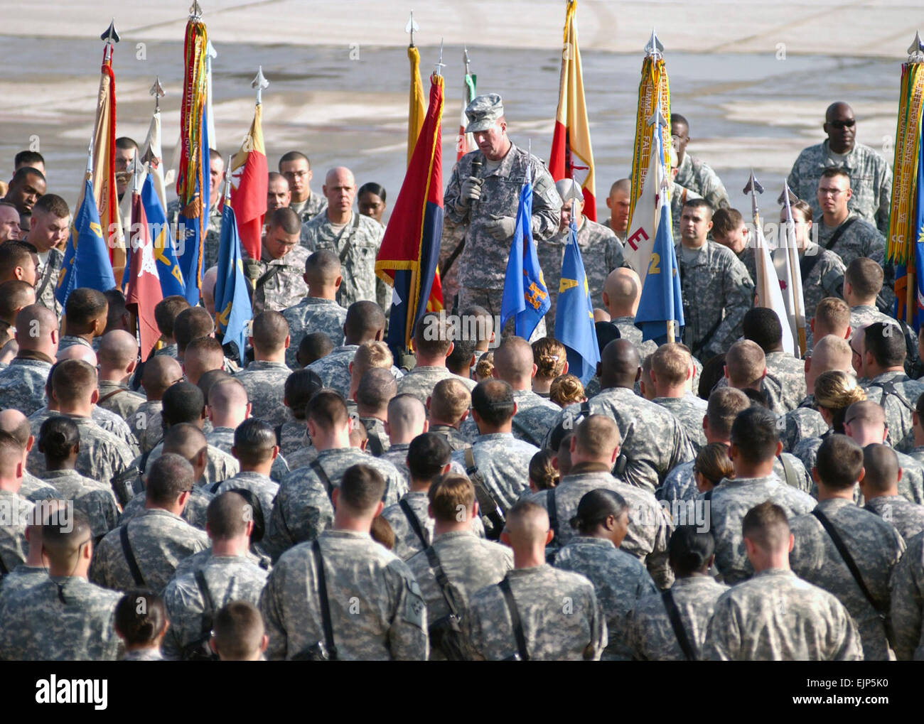CAMP TAJI, Iraq ñ Sgt. Maj. of the Army Kenneth Preston talks with 4th ...