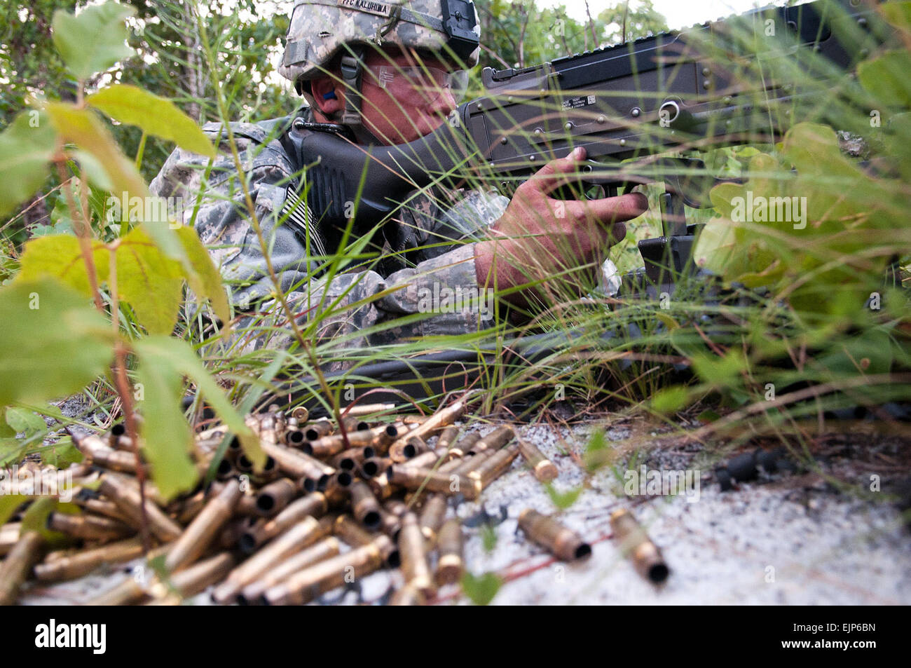 Soldier manning machine gun hi-res stock photography and images - Alamy