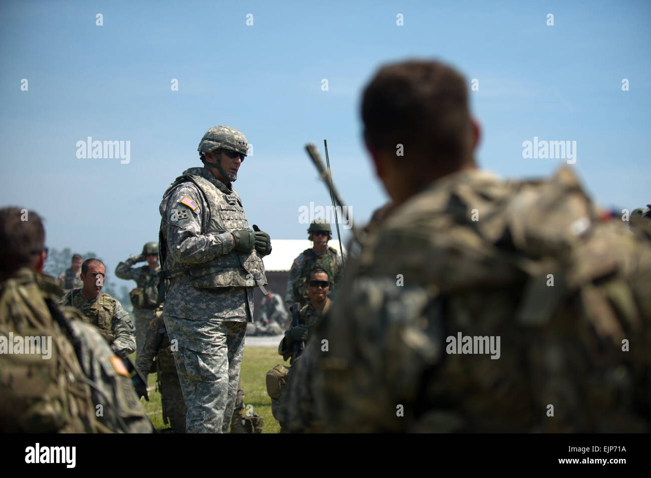 U.S. Army Chief of Staff Gen. Raymond T. Odierno speaks to Soldiers ...