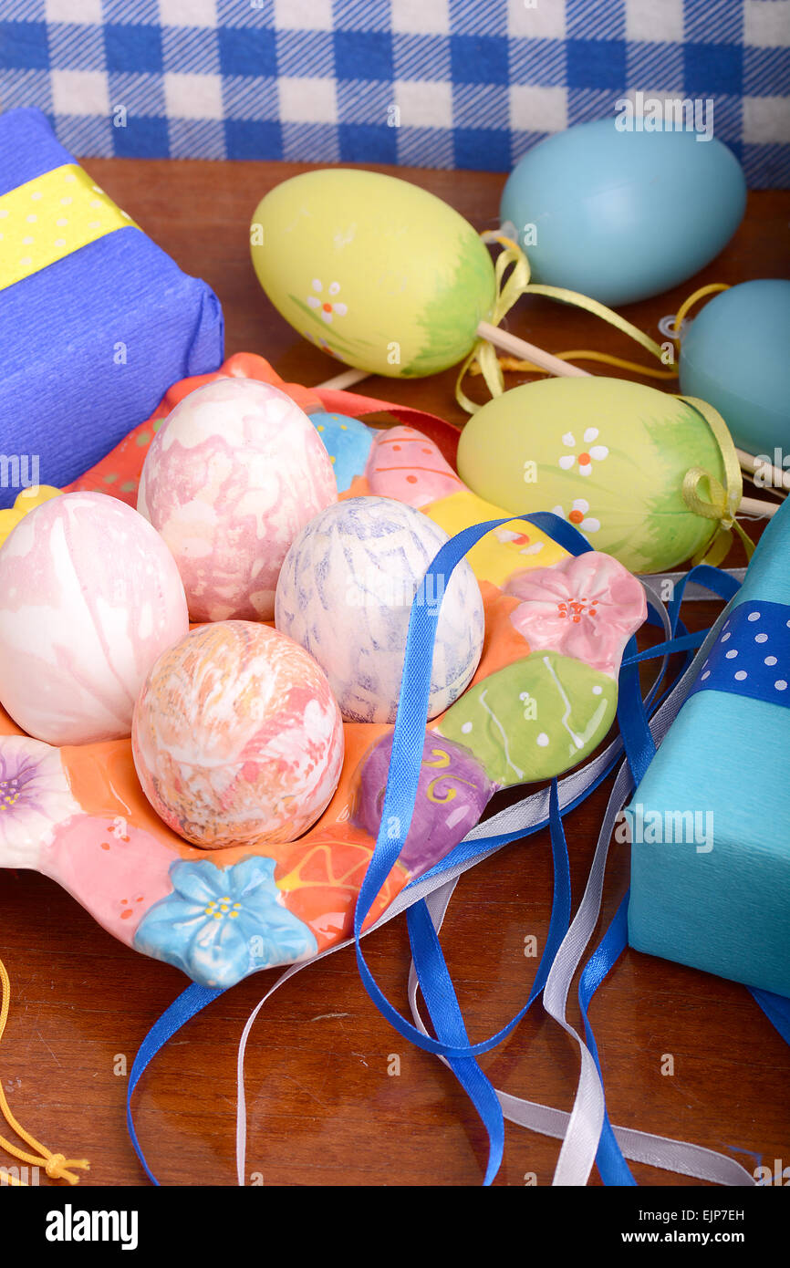 Box beautiful easter eggs hi-res stock photography and images - Alamy