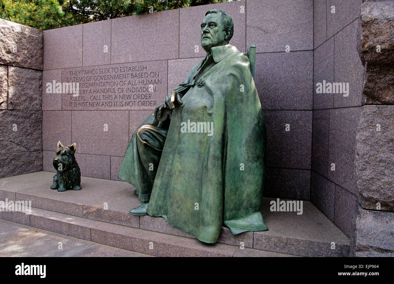 FDR sculpture, by Neil Estern at the Franklin Delano Roosevelt ...