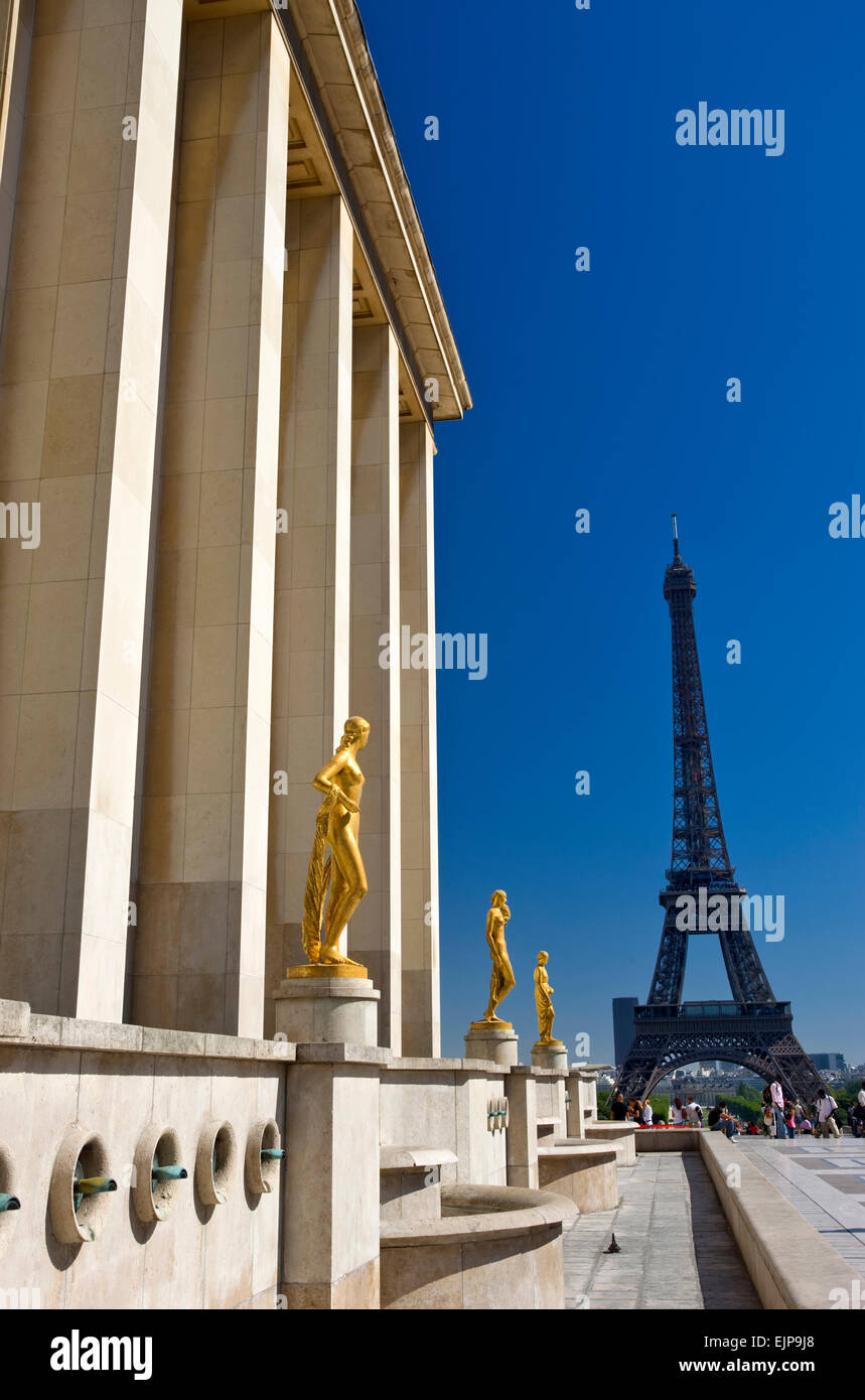 ROW OF GILDED GOLDEN STATUES PLACE DU TROCADERO PALAIS DE CHAILLOT ...