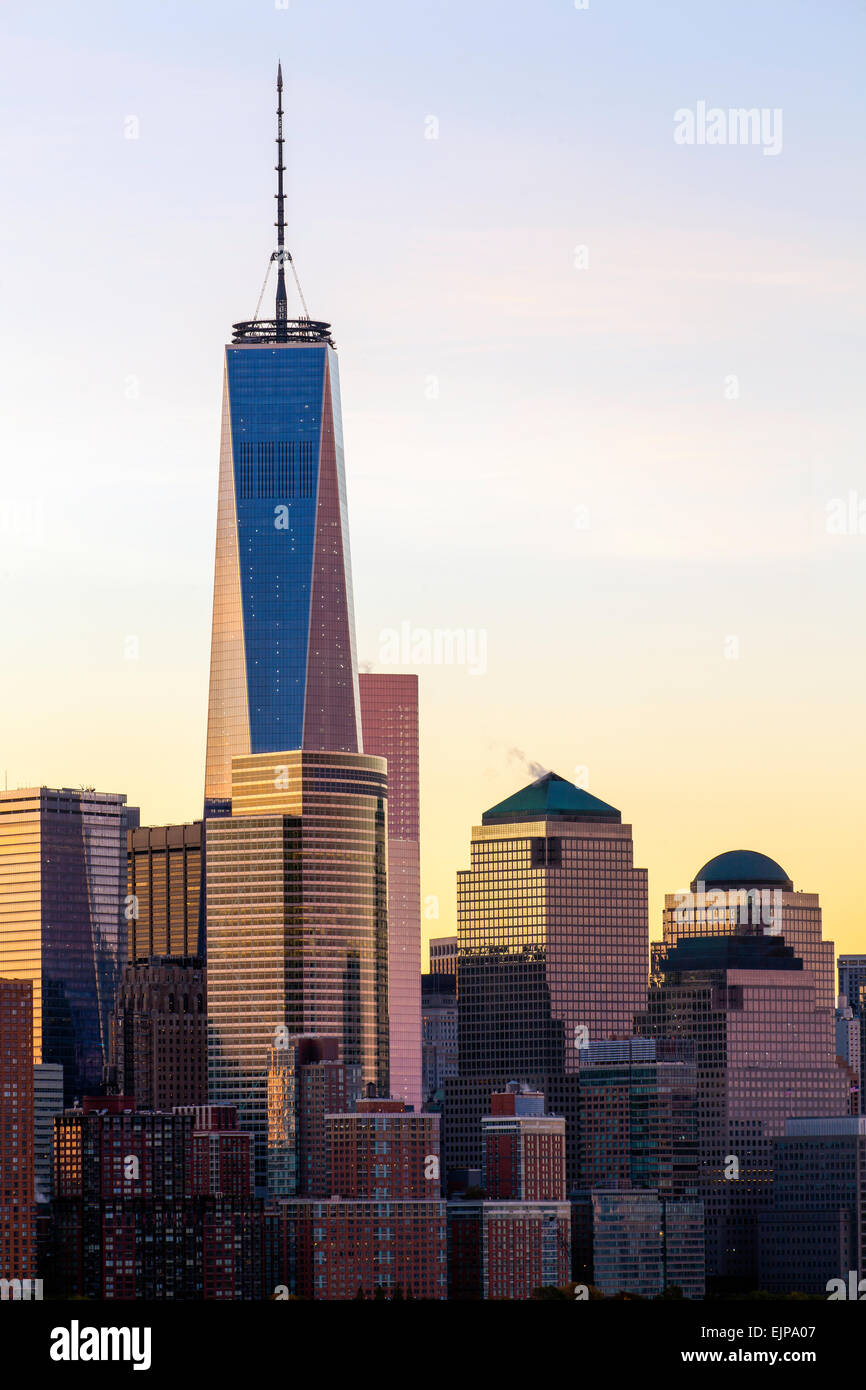 One World Trade Center and Downtown Manhattan across the Hudson River ...