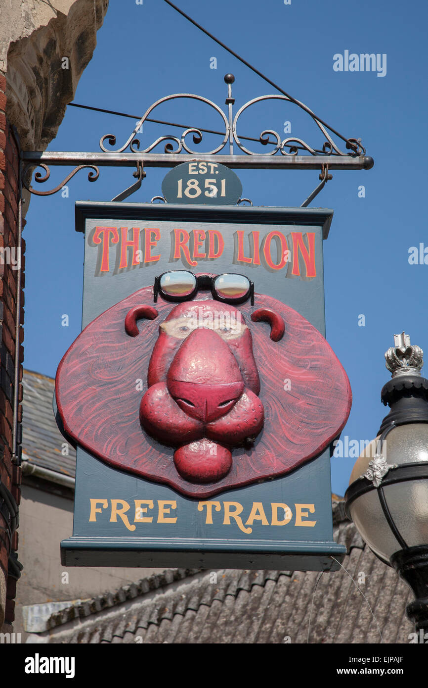 Red Lion Pub Sign, Hope Street, Weymouth, Dorest, England Stock Photo ...