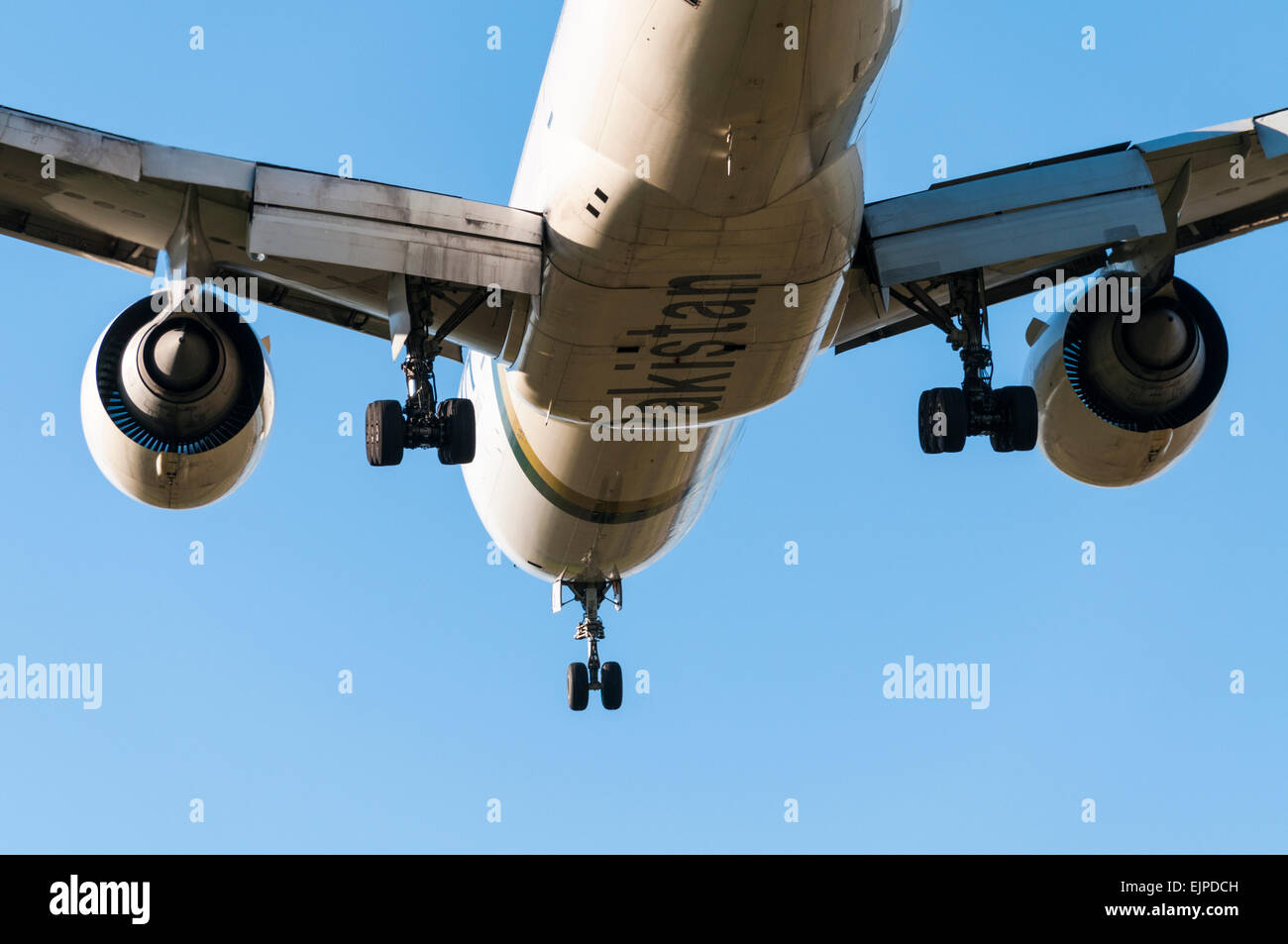 View from under a landing Pakistan International Airways Boeing 777 ...