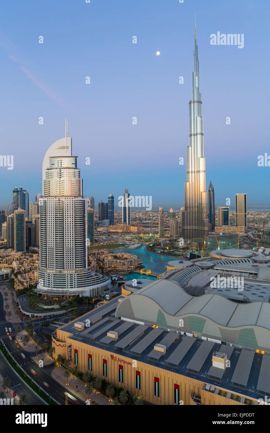 Dubai, UAE, elevated view of skyline, the Burj Khalifa, modern ...