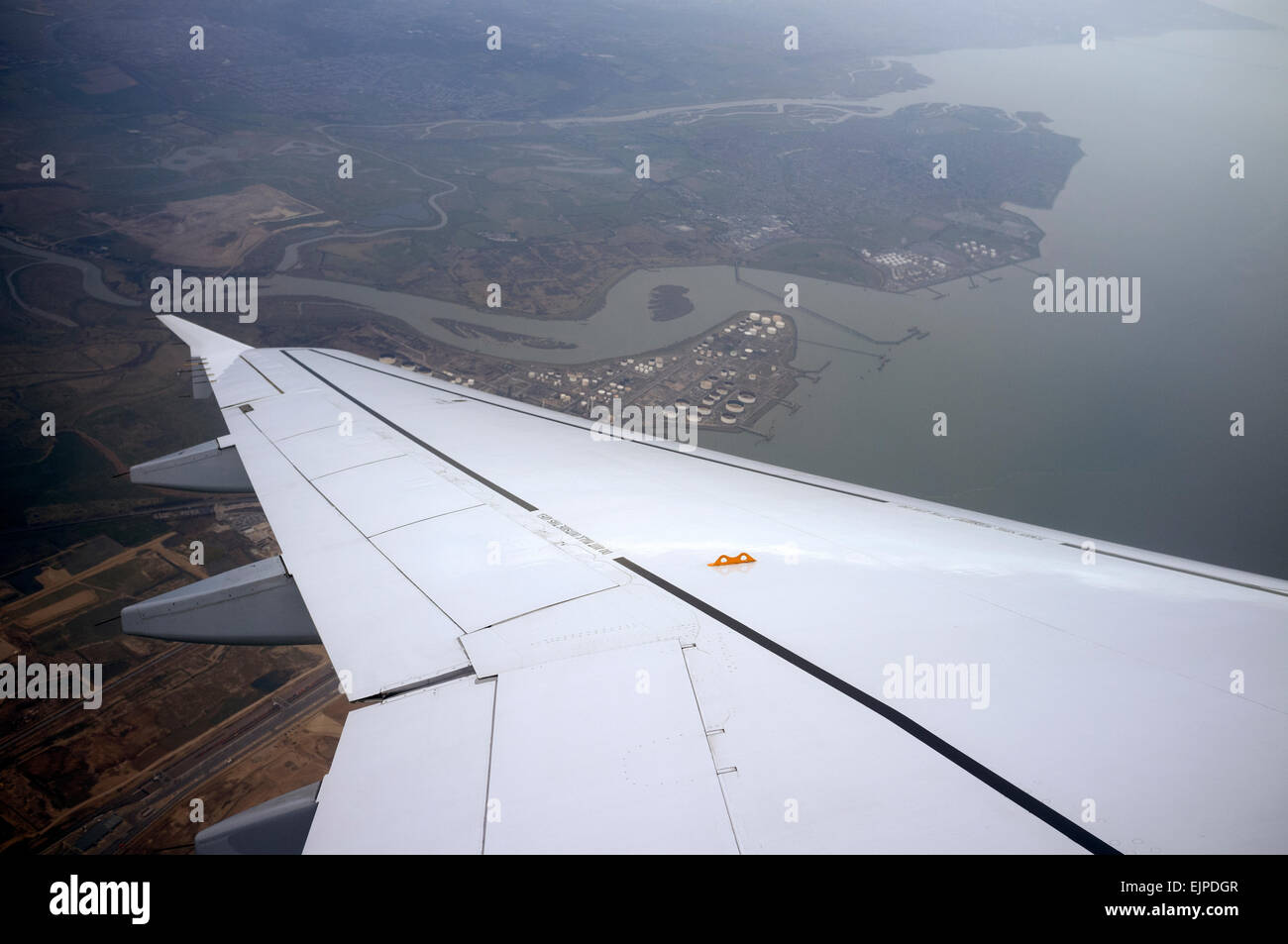 Banking aircraft hi-res stock photography and images - Alamy