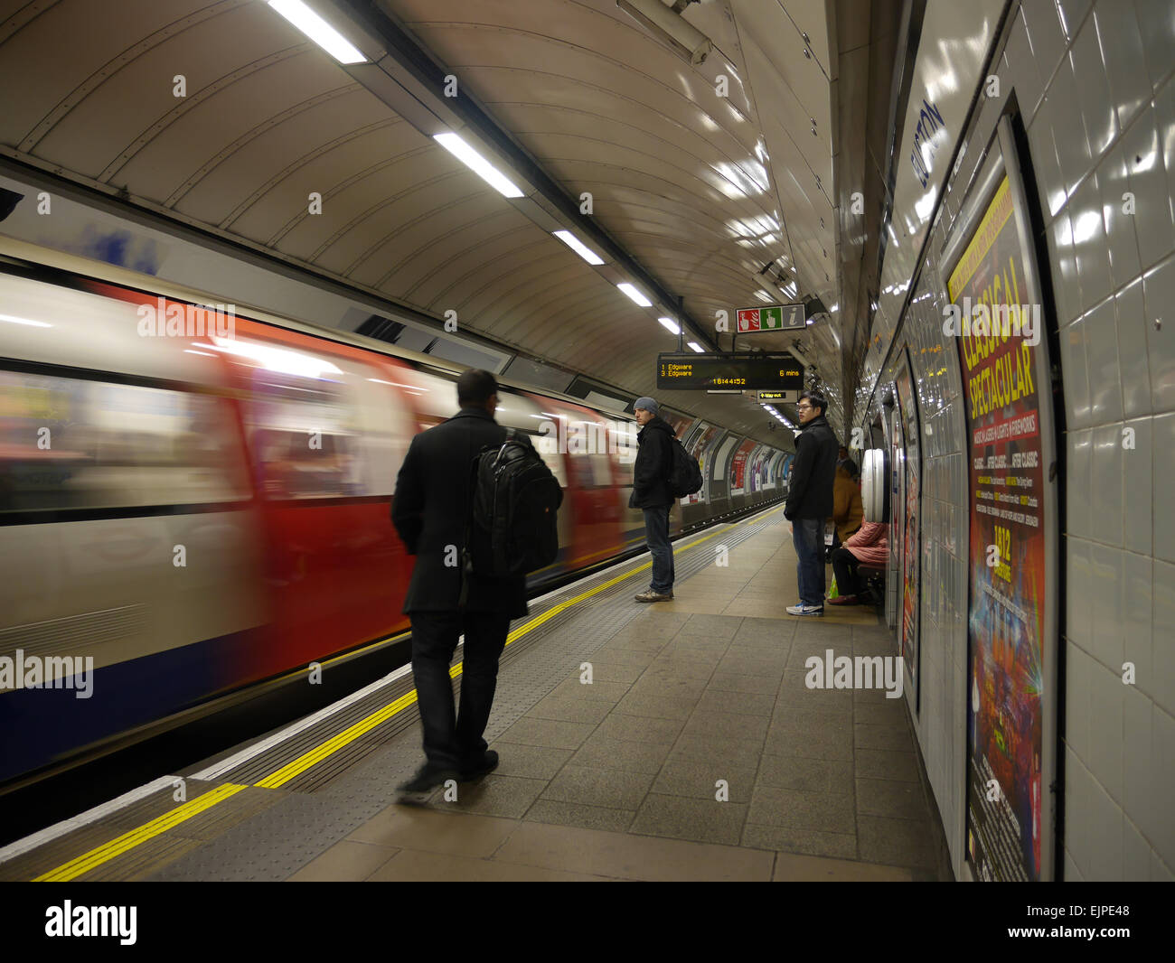 London euston underground platform hi-res stock photography and images ...