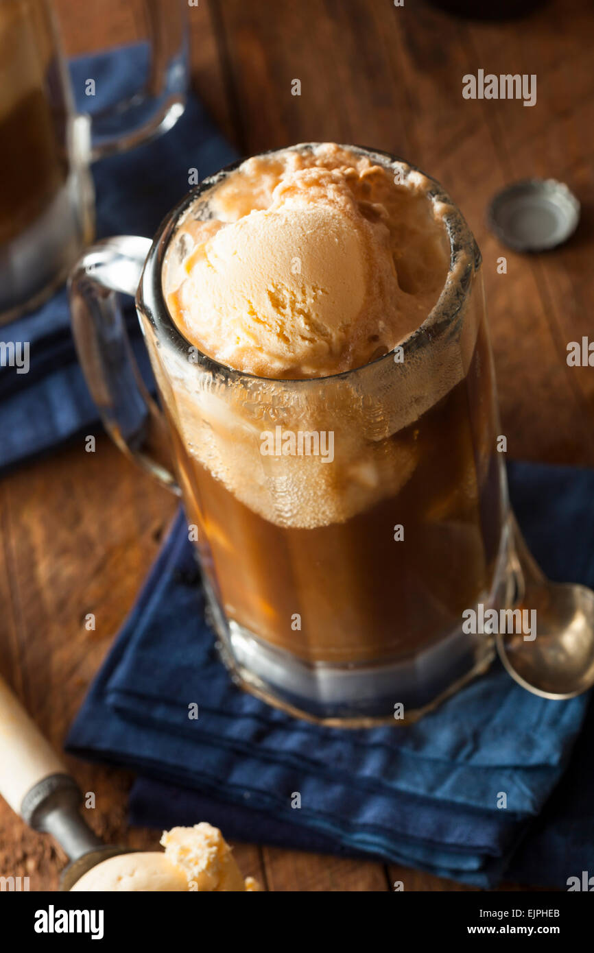Refreshing Root Beer Float with Vanilla Ice Cream Stock Photo - Alamy