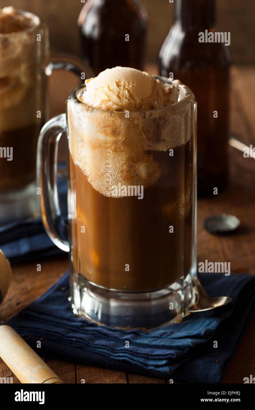 Refreshing Root Beer Float with Vanilla Ice Cream Stock Photo - Alamy