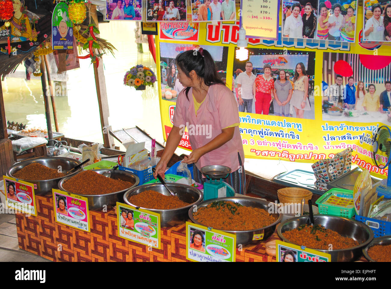 Thai woman selling snack food in Thailand Stock Photo - Alamy