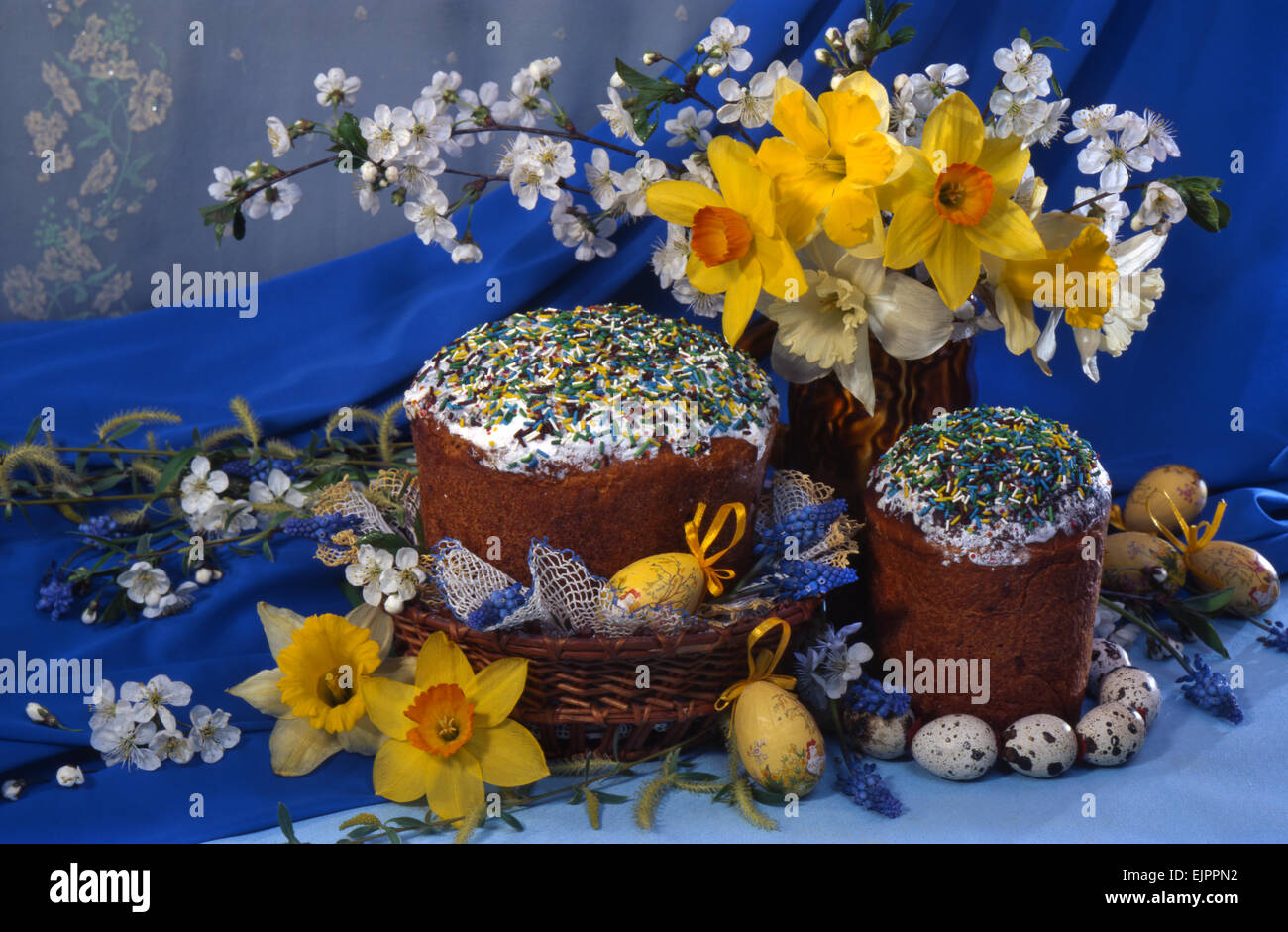 Spring cakes hi-res stock photography and images - Alamy