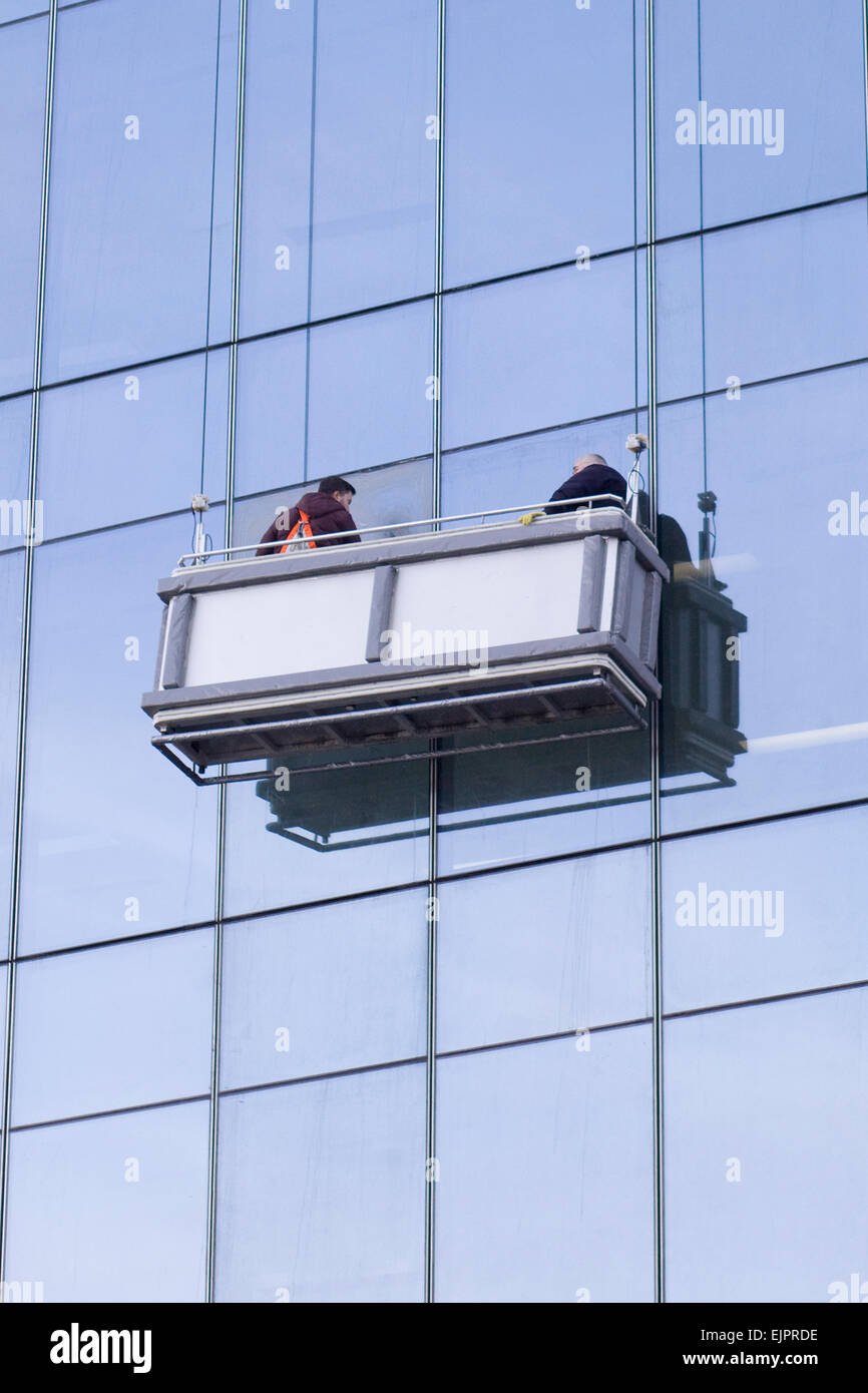 Window cleaning platform hi-res stock photography and images - Alamy