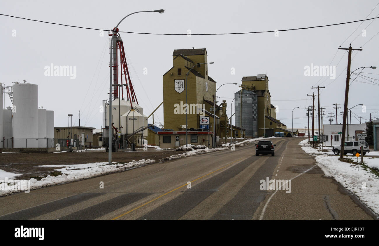 Milk River, Alberta green grain elevators, silos Stock Photo - Alamy