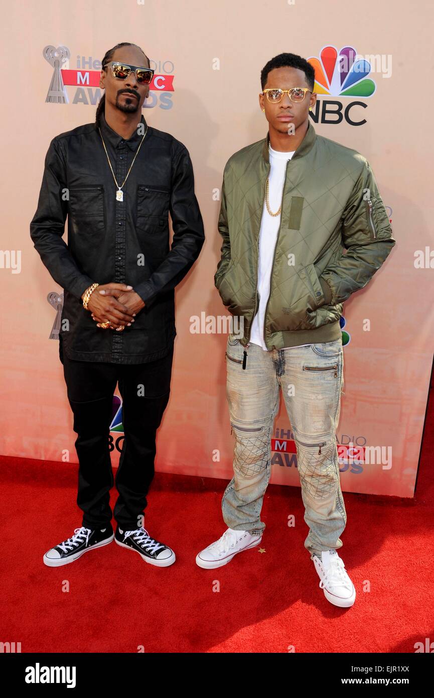 Snoop Dogg & son Cordell Broadus iHeart Radio Music Awards 2015 29/03 ...