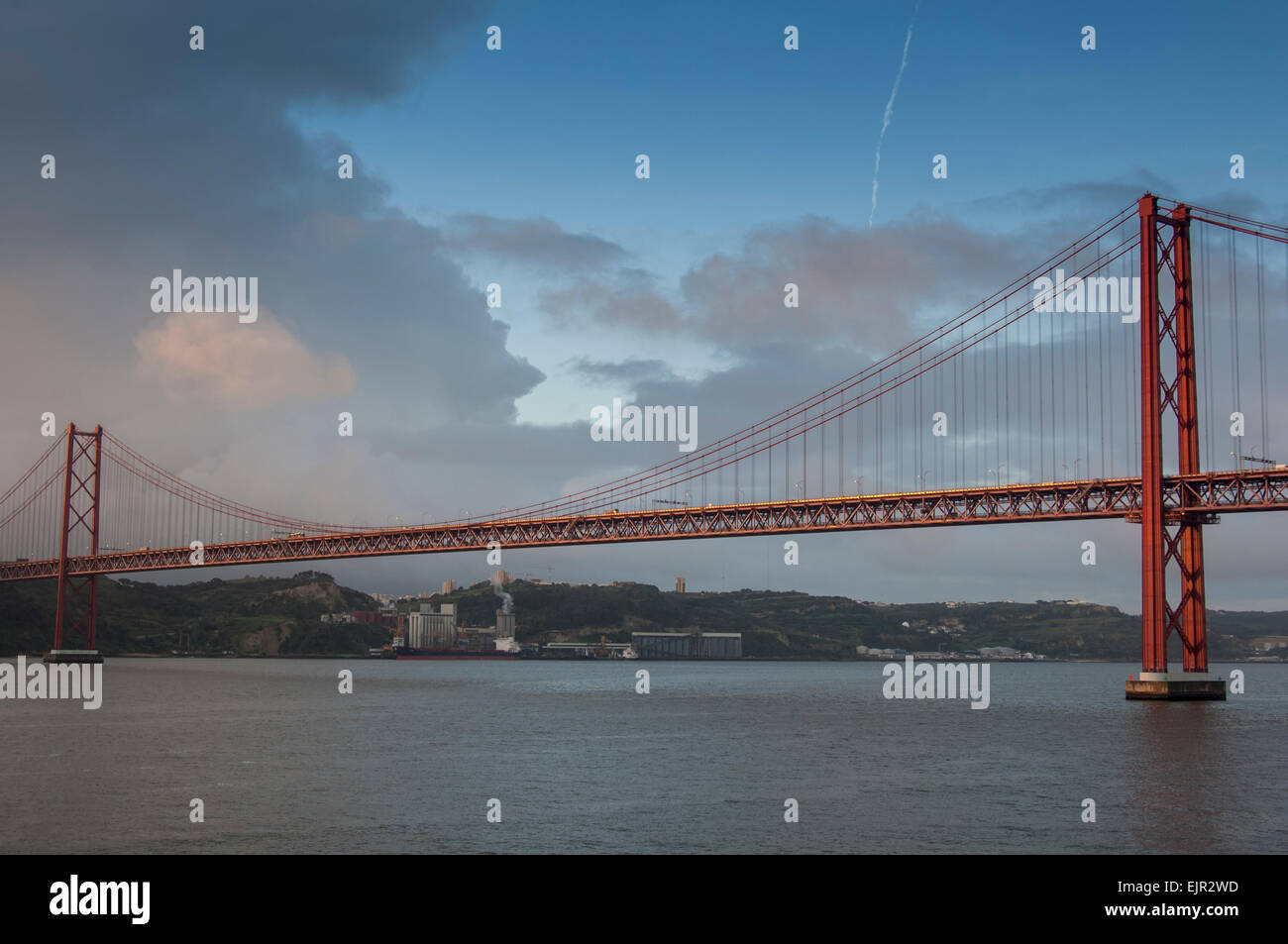 Early morning tagus bridge hi-res stock photography and images - Alamy
