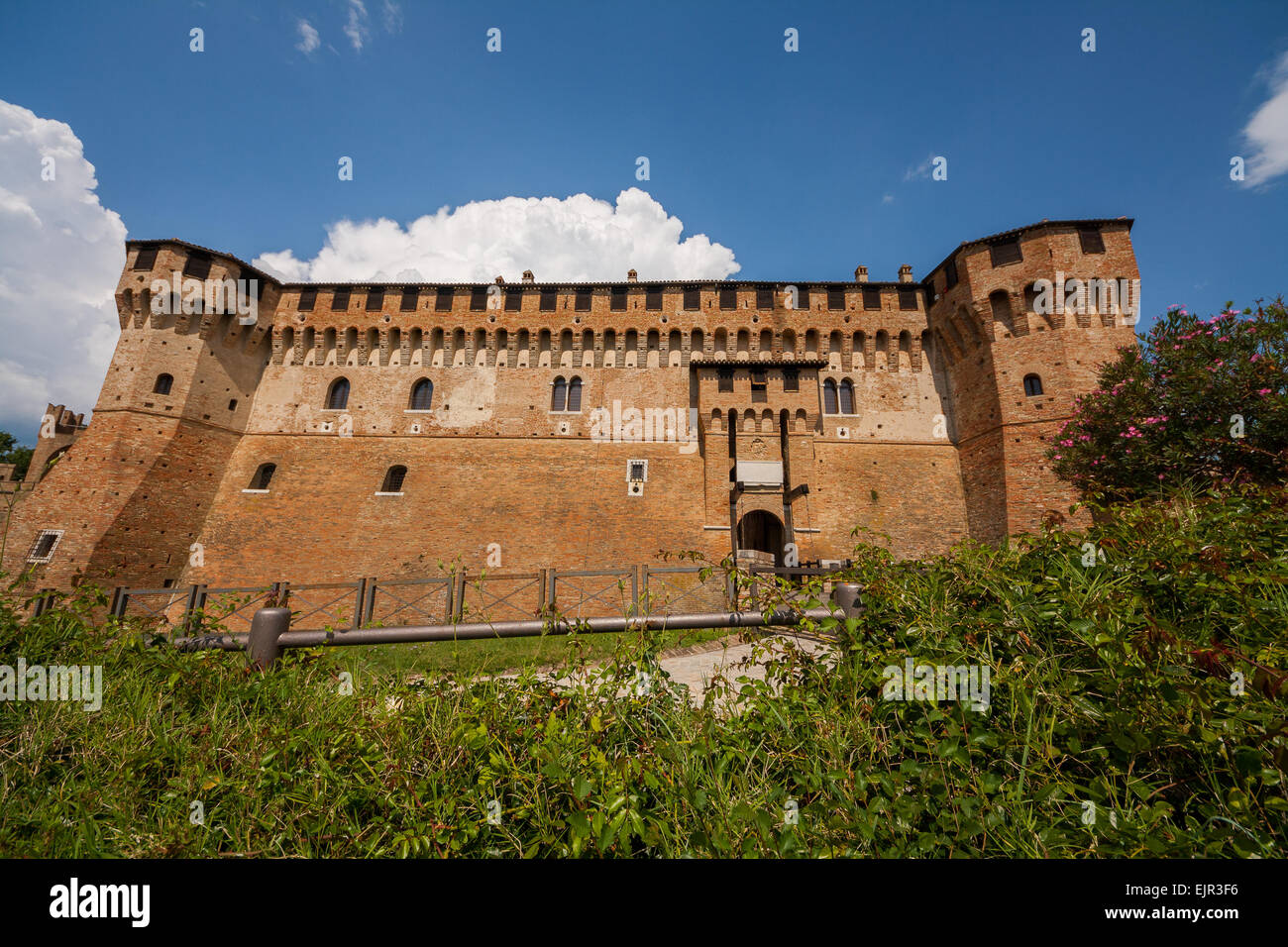 Gradara castle pesaro italy hi-res stock photography and images - Alamy