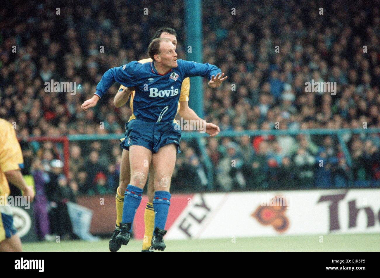 Littlewoods Cup. Oldham Athletic 2-2 Everton 17th February 1990. Andy ...