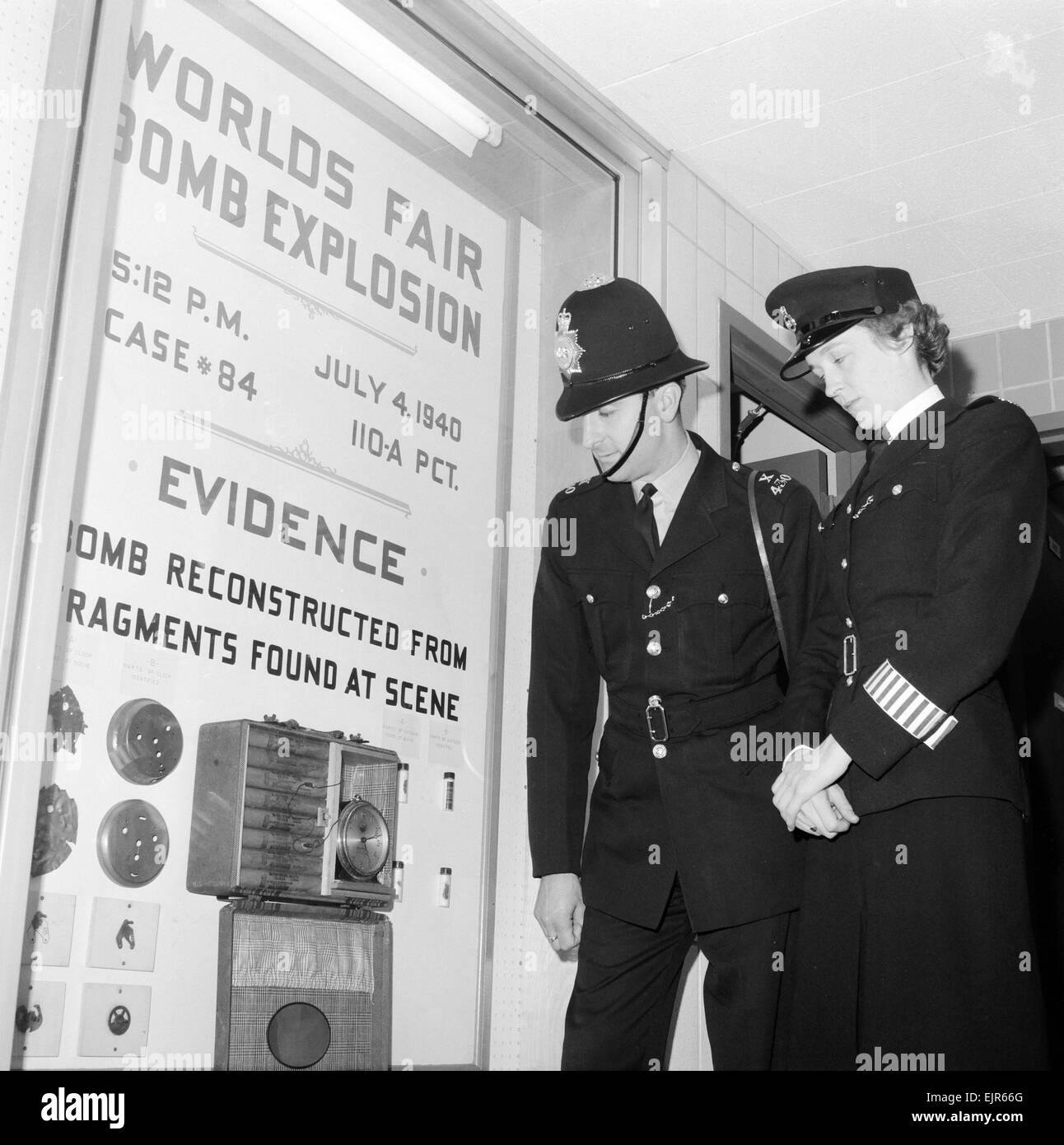 Csi police officers Black and White Stock Photos & Images - Alamy