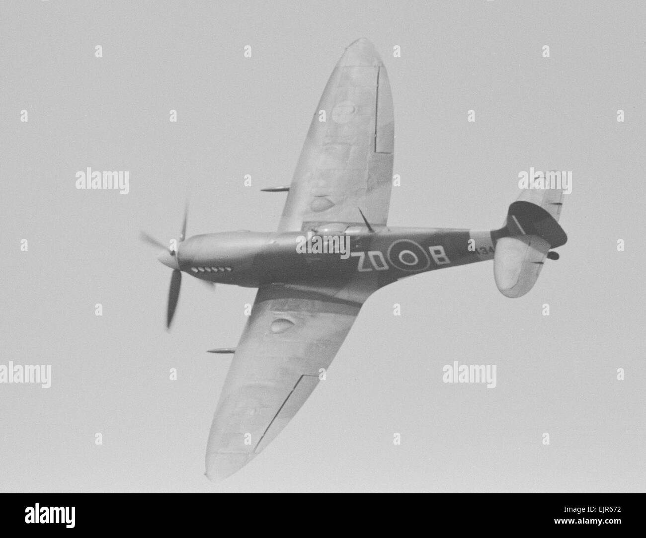 Spitfire Mk IXB MH434 was built in 1943 at Vickers, Castle Bromwich ...
