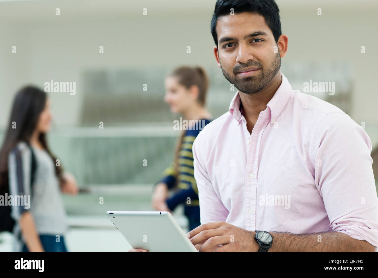 Man using digital tablet Stock Photo - Alamy Man using digital tablet Stock Photo - Alamy