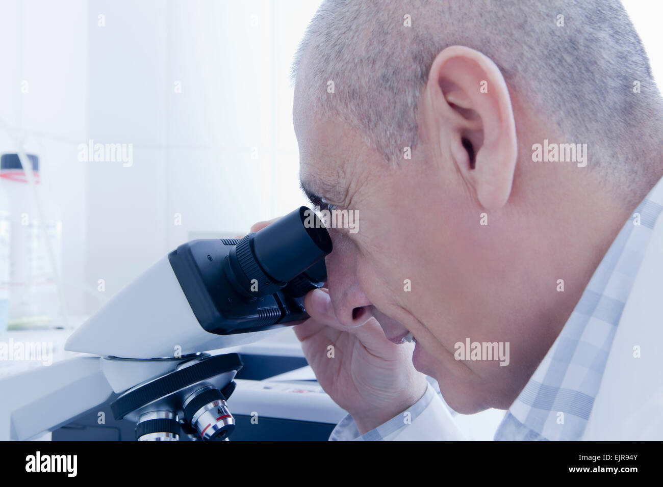 Old man scientist using hi-res stock photography and images - Alamy