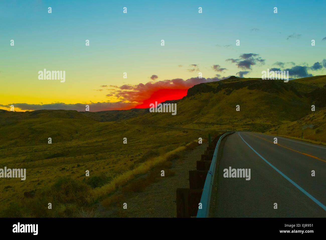 Red sunset over road hi-res stock photography and images - Alamy