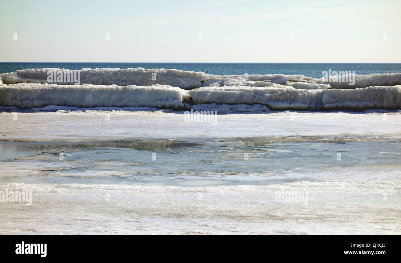Frozen Lake Ontario in Toronto, Canada Stock Photo - Alamy