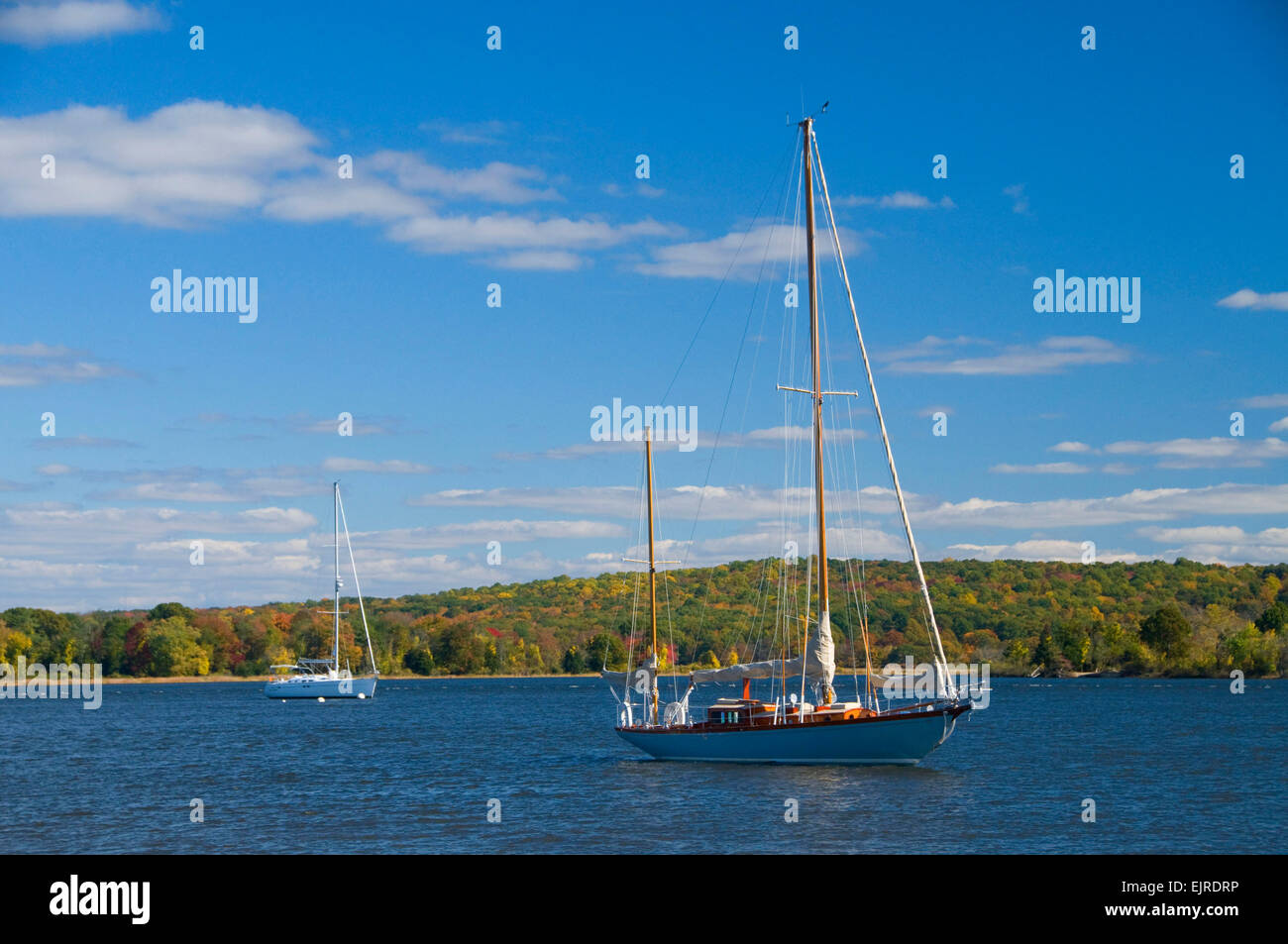 Essex connecticut river boat hi-res stock photography and images - Alamy