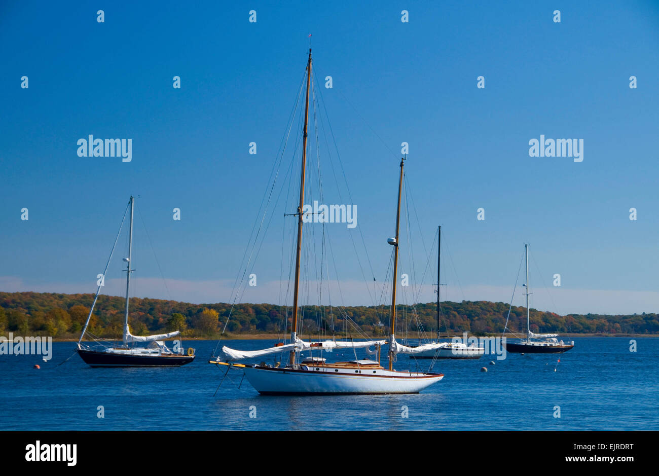 Moored boats connecticut river hi-res stock photography and images - Alamy