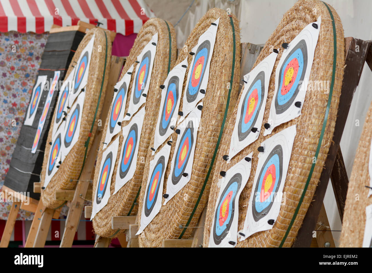 Archery target targets rings hi-res stock photography and images - Alamy