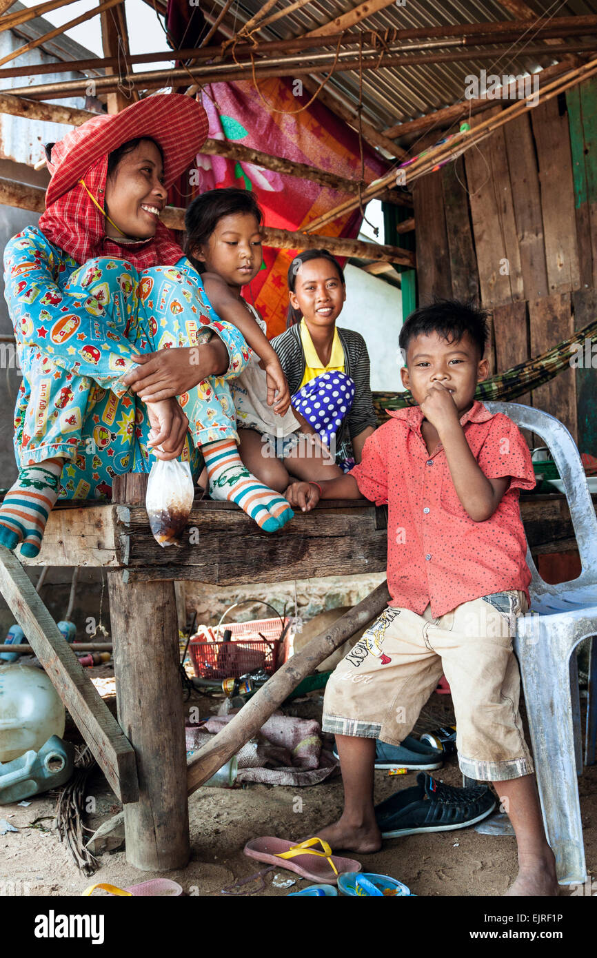 Local family outside their house hi-res stock photography and images ...