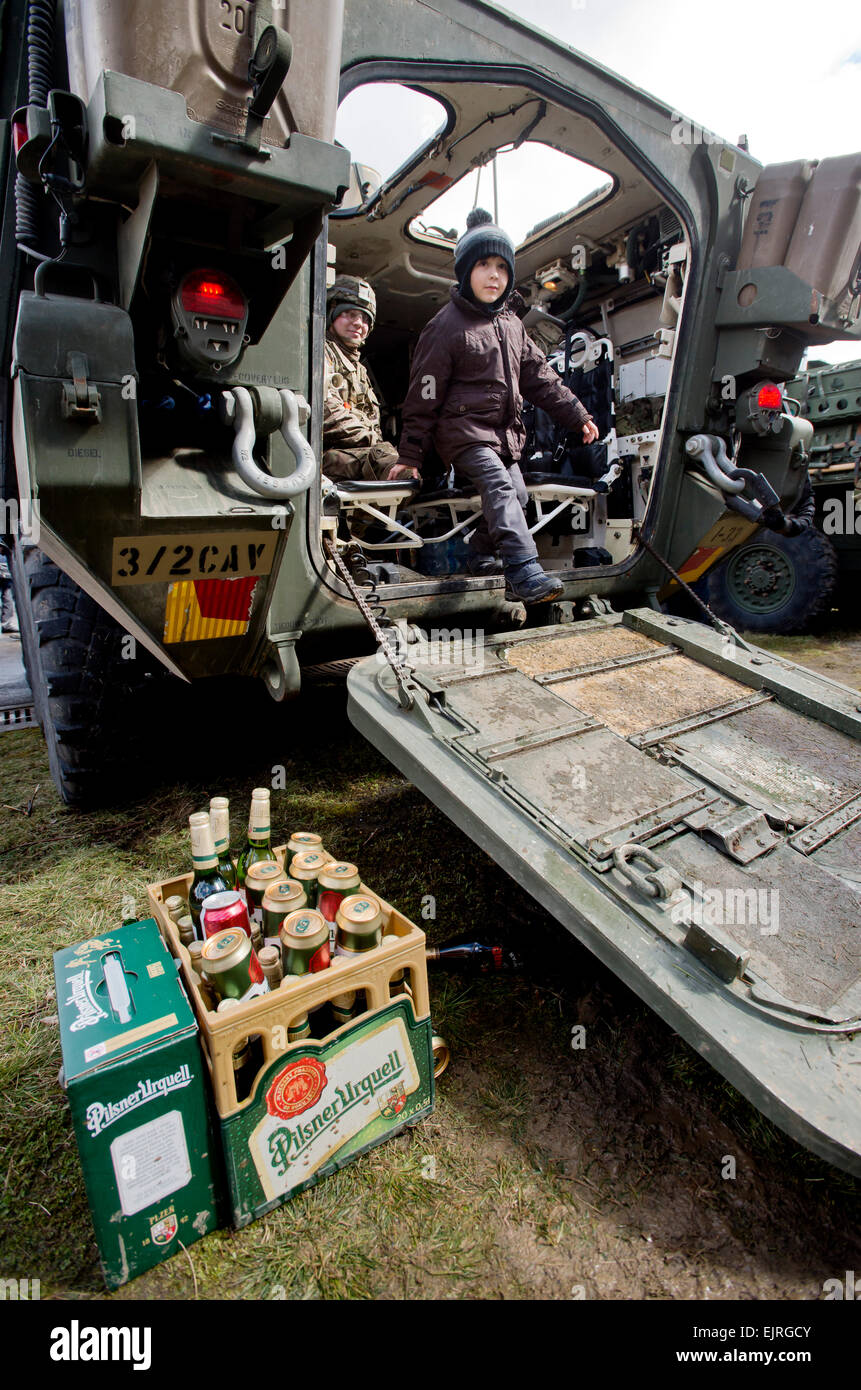 Military convoy rest hi-res stock photography and images - Alamy