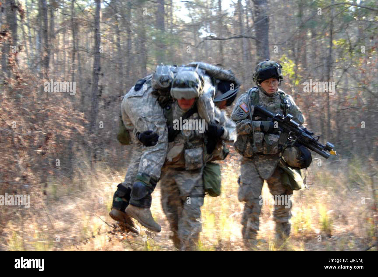U.S. Army Soldiers from Bravo Company, 1st Battalion, 30th Infantry ...