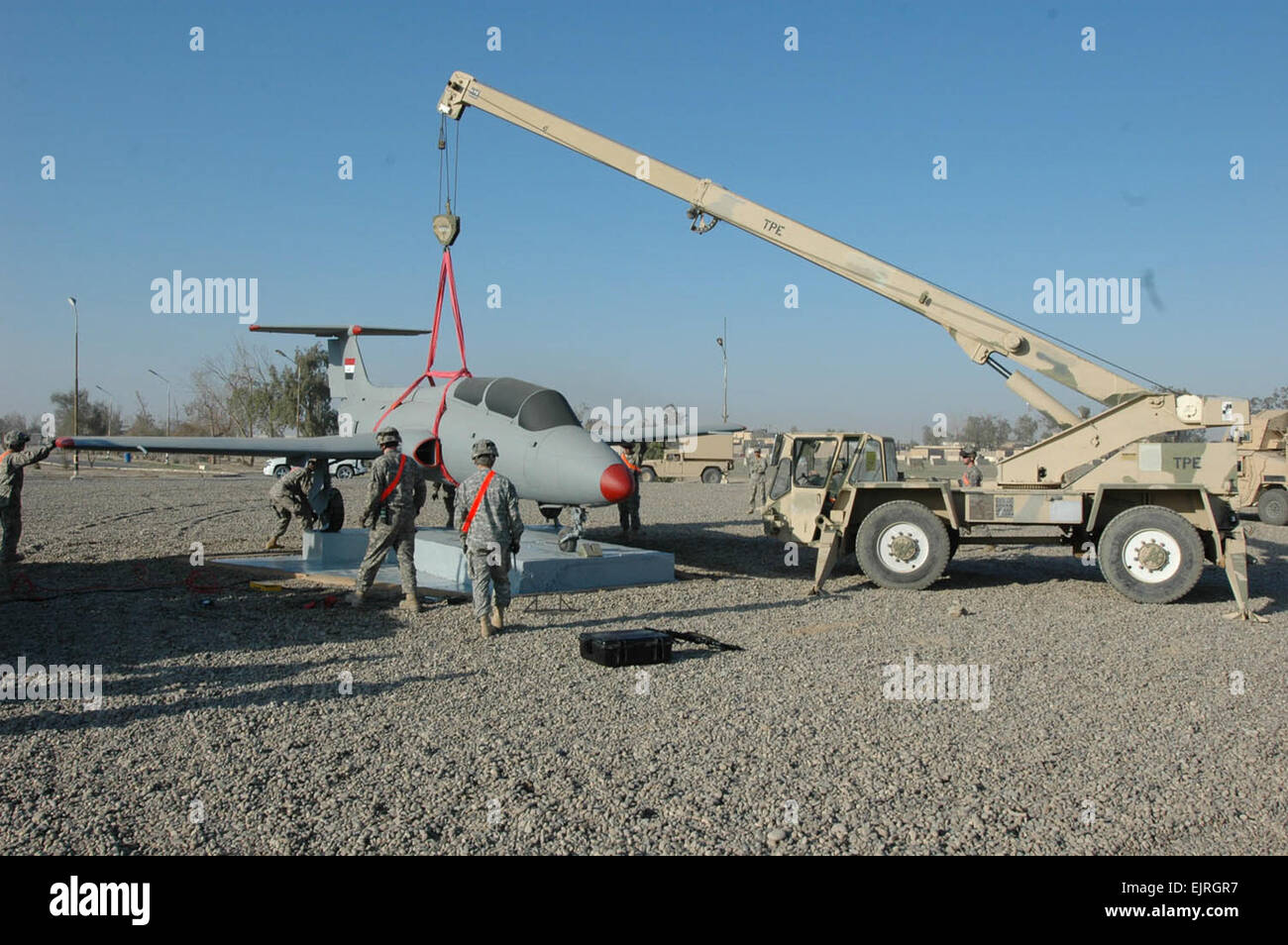 Soldiers of Company B, 209th Aviation Support Battalion, 25th Combat ...